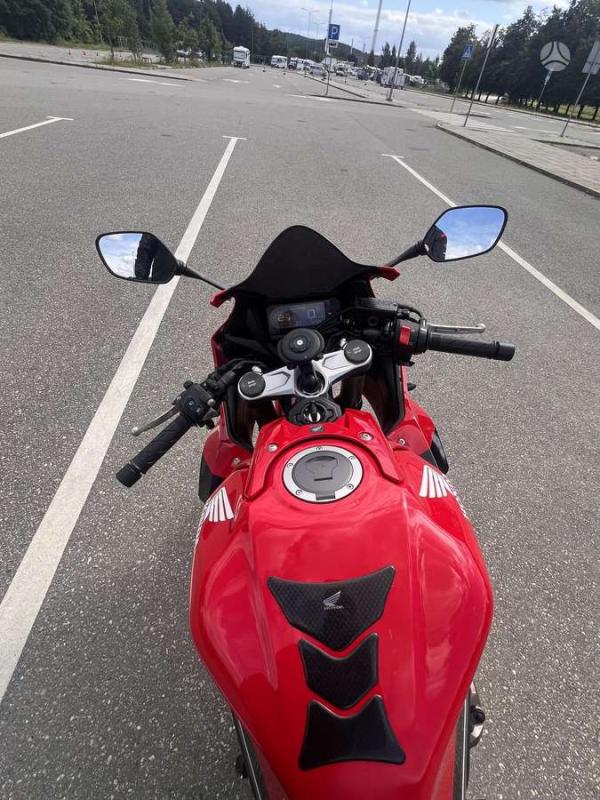 Red Honda Cbr 2022 in Vilnius, with an engine capacity of 0.65 L and mileage of 15 thousand km for 7500 €, photo 6 on AUTOMOTO.COM.LV