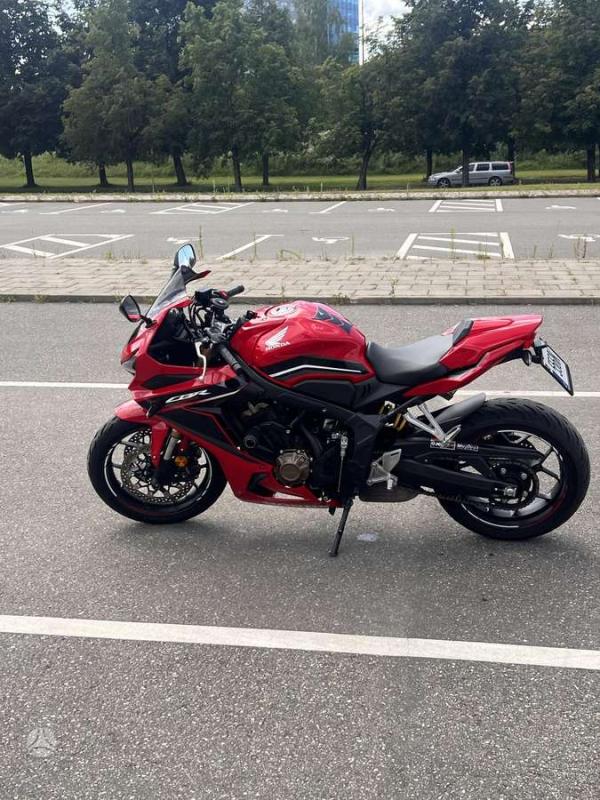 Red Honda Cbr 2022 in Vilnius, with an engine capacity of 0.65 L and mileage of 15 thousand km for 7500 €, photo 10 on AUTOMOTO.COM.LV
