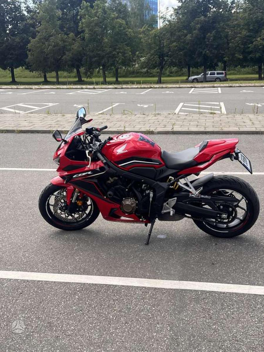Red Honda Cbr 2022 in Vilnius, with an engine capacity of 0.65 L and mileage of 15 thousand km for 7500 €, photo 10 on AUTOMOTO.COM.LV