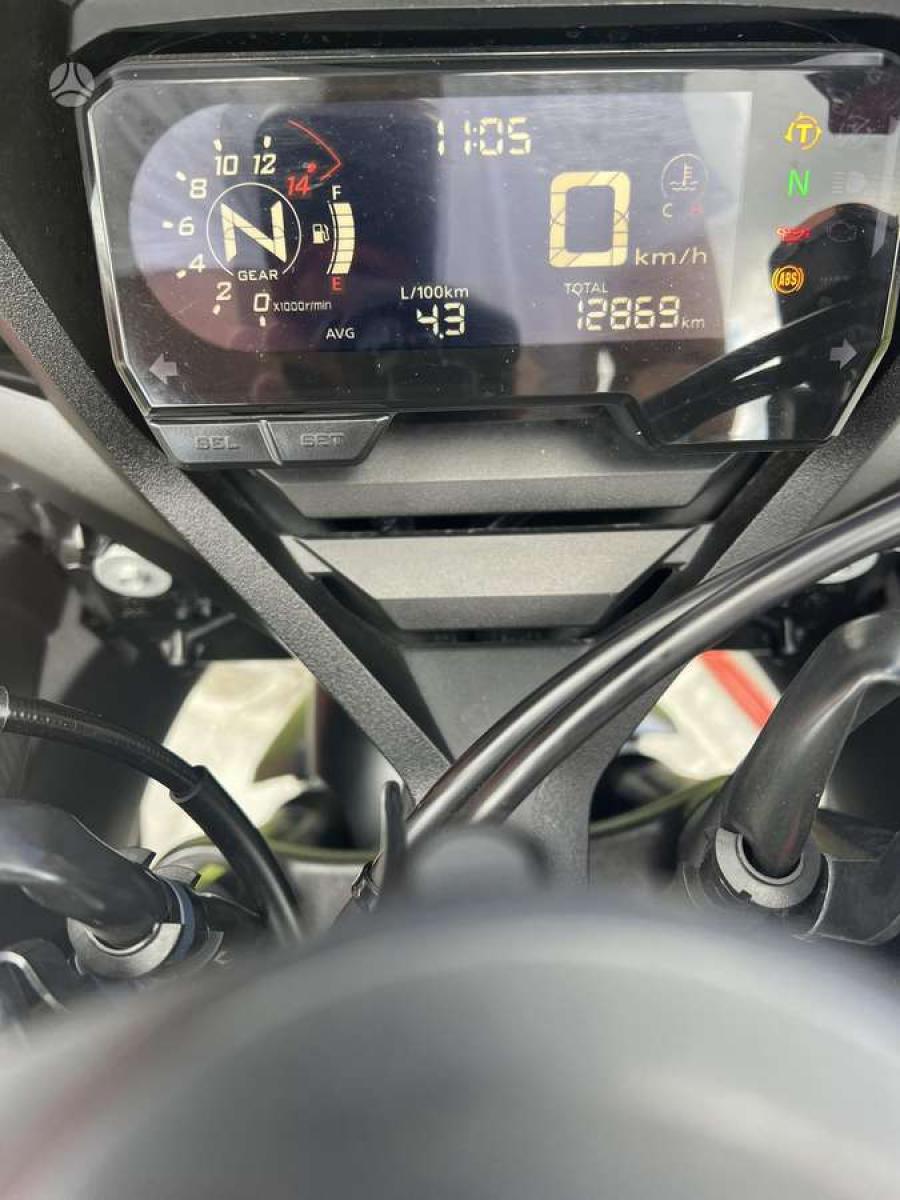 Red Honda Cbr 2023 in Kaunas, with an engine capacity of 0.65 L and mileage of 13 thousand km for 9500 €, photo 3 on AUTOMOTO.COM.LV