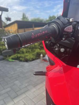 Red Honda Cbr 2023 in Kaunas, with an engine capacity of 0.65 L and mileage of 13 thousand km for 9500 €, photo 4 on AUTOMOTO.COM.LV