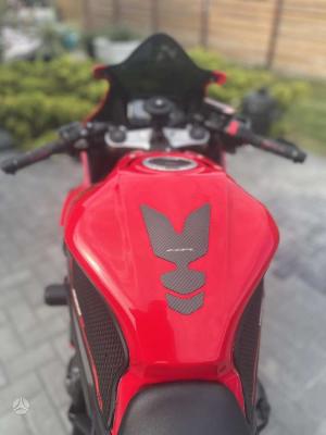 Red Honda Cbr 2023 in Kaunas, with an engine capacity of 0.65 L and mileage of 13 thousand km for 9500 €, photo 9 on AUTOMOTO.COM.LV