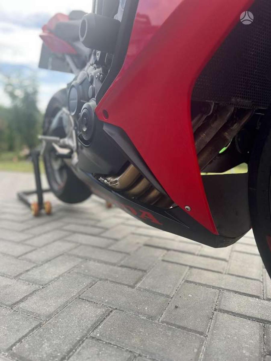 Red Honda Cbr 2023 in Kaunas, with an engine capacity of 0.65 L and mileage of 13 thousand km for 9500 €, photo 12 on AUTOMOTO.COM.LV