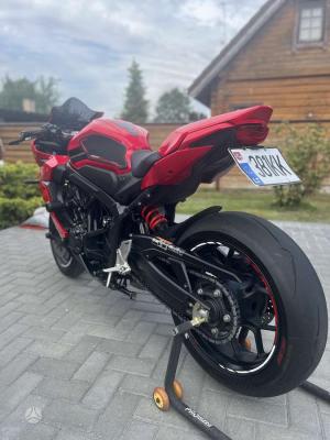 Red Honda Cbr 2023 in Kaunas, with an engine capacity of 0.65 L and mileage of 13 thousand km for 9500 €, photo 23 on AUTOMOTO.COM.LV