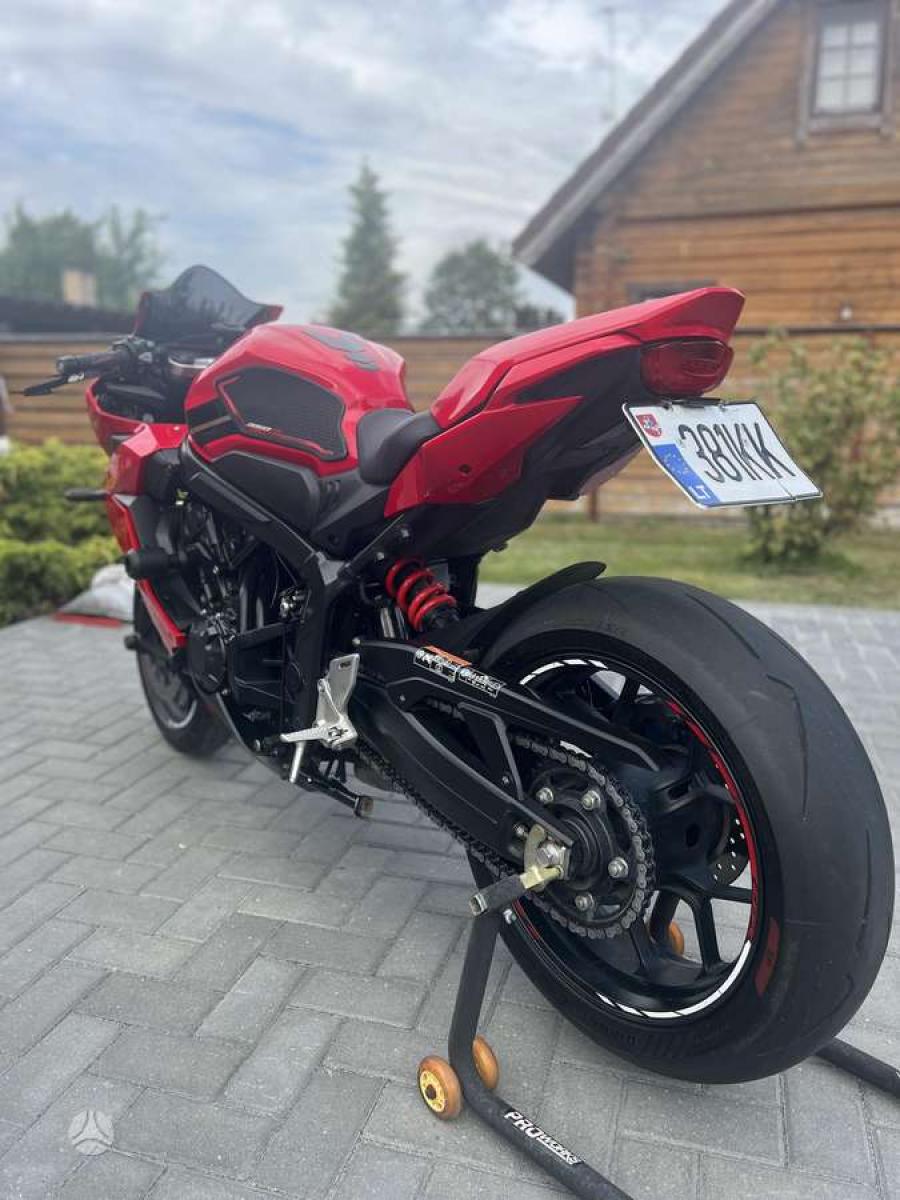 Red Honda Cbr 2023 in Kaunas, with an engine capacity of 0.65 L and mileage of 13 thousand km for 9500 €, photo 23 on AUTOMOTO.COM.LV