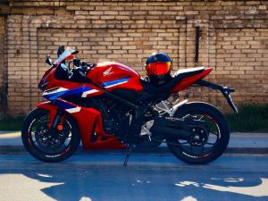 Red Honda Cbr 2025 in Vilnius, with an engine capacity of 0.65 L and mileage of 2 thousand km for 8200 €, photo  on AUTOMOTO.COM.LV