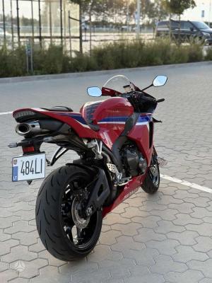 Red Honda Cbr 2026 in Vilnius, with an engine capacity of 0.60 L and mileage of 6 thousand km for 10350 €, photo 7 on AUTOMOTO.COM.LV