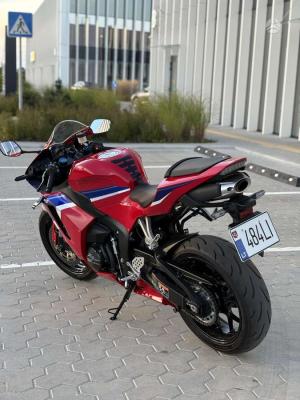 Red Honda Cbr 2026 in Vilnius, with an engine capacity of 0.60 L and mileage of 6 thousand km for 10350 €, photo 8 on AUTOMOTO.COM.LV