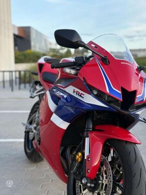 Red Honda Cbr 2026 in Vilnius, with an engine capacity of 0.60 L and mileage of 6 thousand km for 10350 €, photo 9 on AUTOMOTO.COM.LV