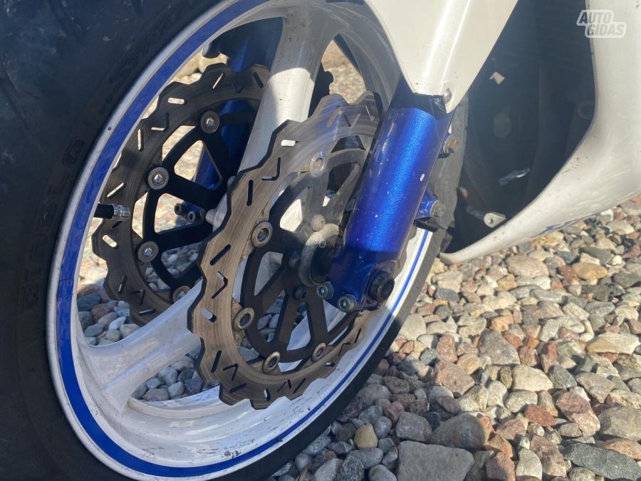 Balts Honda Cbr 2002 Marijampole, ar dzinēja tilpumu 0.60 L un nobraukumu 88 tūkst. km par 1650 €, foto 8 vietnē AUTOMOTO.COM.LV
