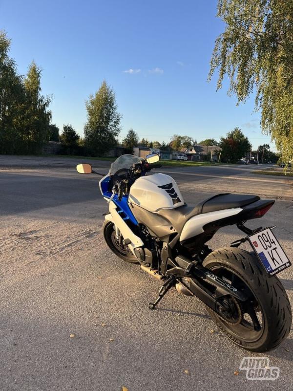 Balts Honda Cbr 2012 Mažeikiai, ar dzinēja tilpumu 0.60 L un nobraukumu 32 tūkst. km par 3350 €, foto 4 vietnē AUTOMOTO.COM.LV