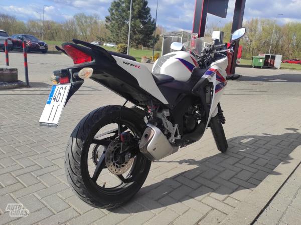 Balts Honda Cbr 2014 Kauņa, ar dzinēja tilpumu 0.13 L un nobraukumu 50 tūkst. km par 2000 €, foto 4 vietnē AUTOMOTO.COM.LV