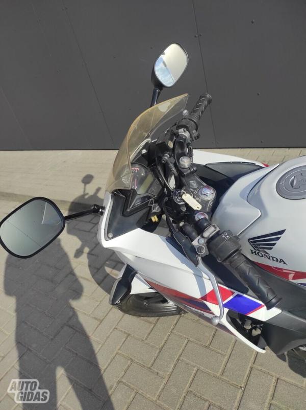 Balts Honda Cbr 2014 Kauņa, ar dzinēja tilpumu 0.13 L un nobraukumu 50 tūkst. km par 2000 €, foto 6 vietnē AUTOMOTO.COM.LV