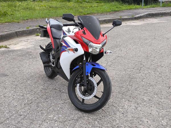 Balts Honda Cbr 2015 Pakruojis, ar dzinēja tilpumu 0.13 L un nobraukumu 24 tūkst. km par 1200 €, foto 2 vietnē AUTOMOTO.COM.LV