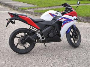 Balts Honda Cbr 2015 Pakruojis, ar dzinēja tilpumu 0.13 L un nobraukumu 24 tūkst. km par 1200 €, foto 4 vietnē AUTOMOTO.COM.LV