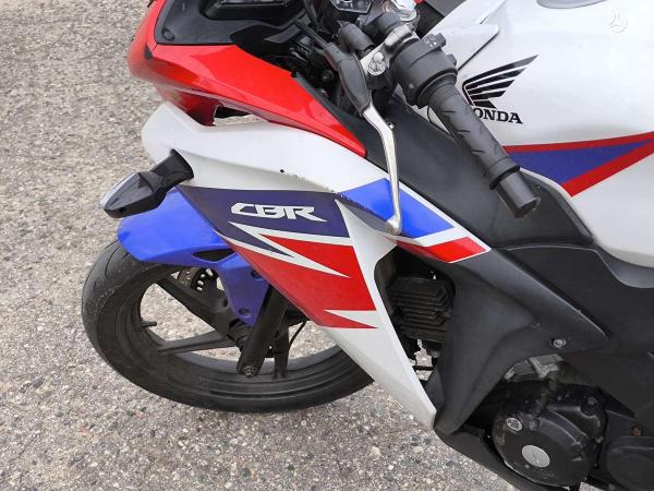 Balts Honda Cbr 2015 Pakruojis, ar dzinēja tilpumu 0.13 L un nobraukumu 24 tūkst. km par 1200 €, foto 8 vietnē AUTOMOTO.COM.LV