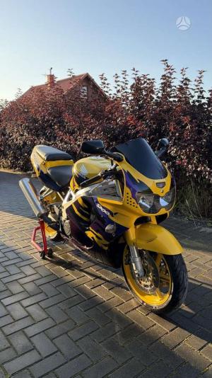 Yellow Honda Cbr 1998 in Kretinga, with an engine capacity of 0.92 L and mileage of 47 thousand km for 1700 €, photo  on AUTOMOTO.COM.LV