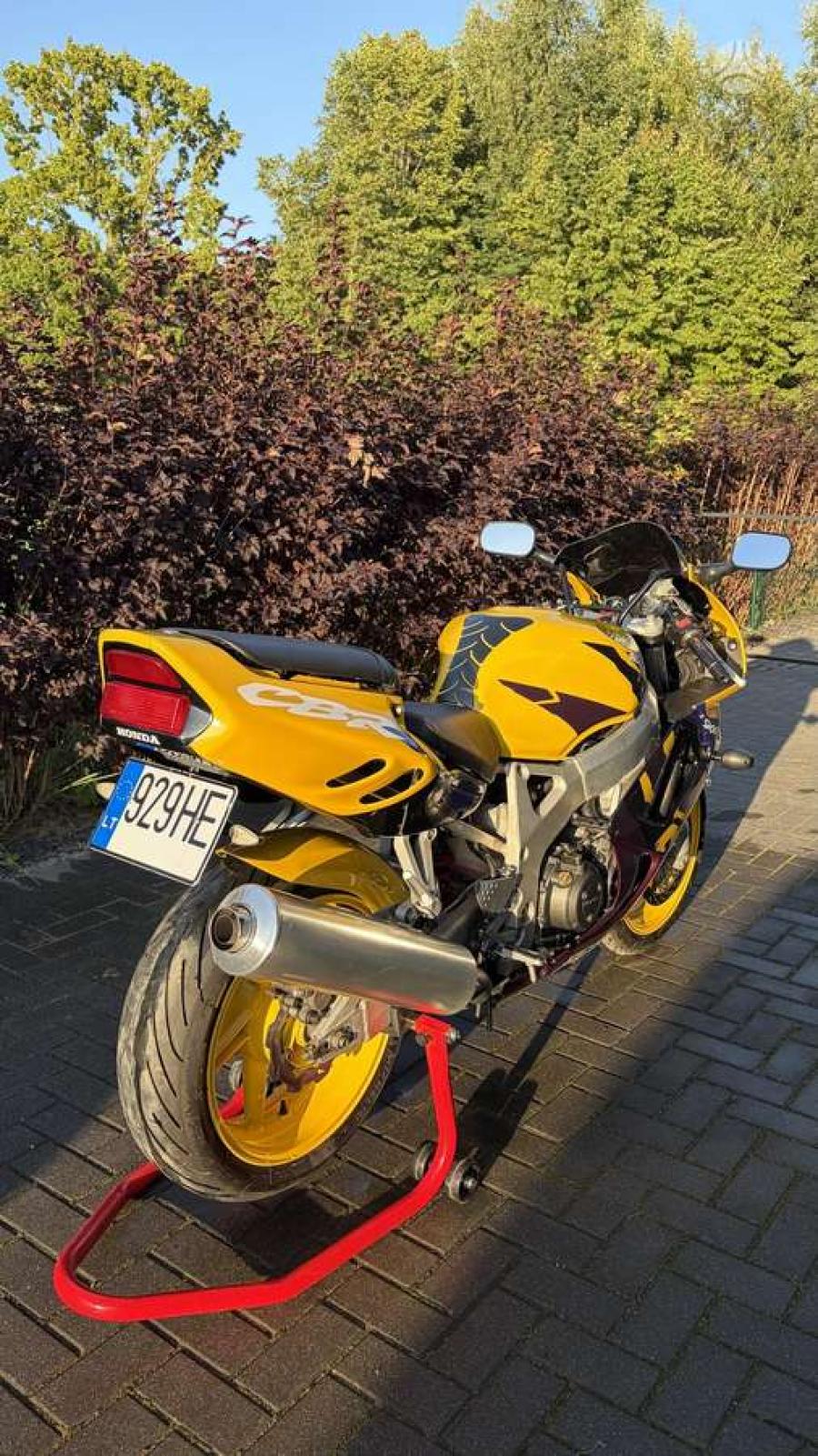 Желтый Хонда Cbr 1998 в Кретинга, объемом двигателя 0.92 л и пробегом 47 тыс. км за 1700 €, фото 3 на AUTOMOTO.COM.LV