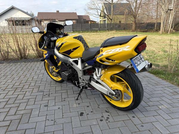 Желтый Хонда Cbr 1998 в Кретинга, объемом двигателя 0.92 л и пробегом 47 тыс. км за 1700 €, фото 8 на AUTOMOTO.COM.LV