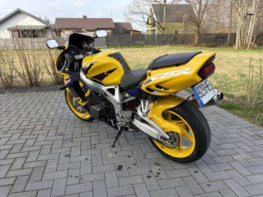 Желтый Хонда Cbr 1998 в Кретинга, объемом двигателя 0.92 л и пробегом 47 тыс. км за 1700 €, фото 9 на AUTOMOTO.COM.LV
