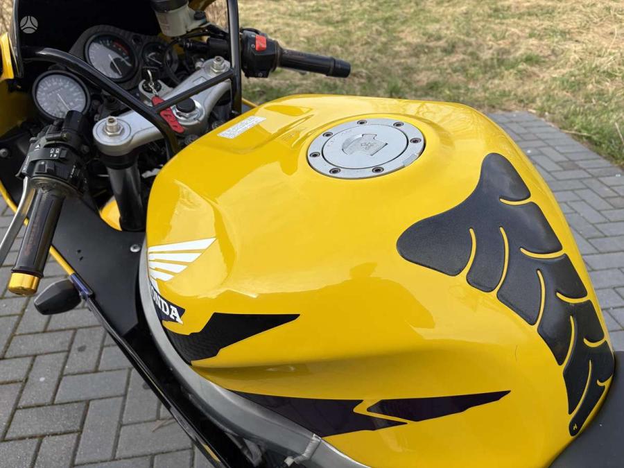 Желтый Хонда Cbr 1998 в Кретинга, объемом двигателя 0.92 л и пробегом 47 тыс. км за 1700 €, фото 10 на AUTOMOTO.COM.LV