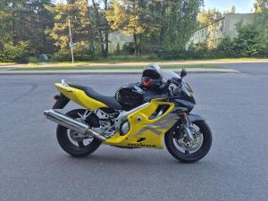 Желтый Хонда Cbr 2000 в Вильнюс, объемом двигателя 0.60 л и пробегом 28 тыс. км за 2500 €, фото  на AUTOMOTO.COM.LV