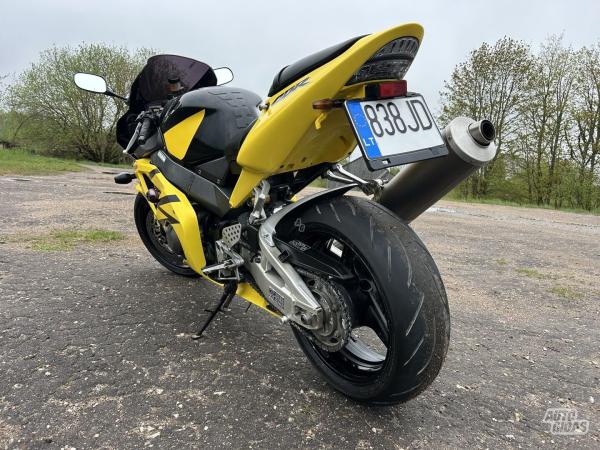 Dzeltens Honda Cbr 2003 Utena, ar dzinēja tilpumu 0.95 L un nobraukumu 26 tūkst. km par 2750 €, foto 5 vietnē AUTOMOTO.COM.LV