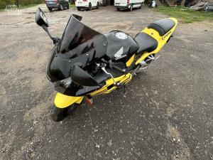 Dzeltens Honda Cbr 2003 Utena, ar dzinēja tilpumu 0.95 L un nobraukumu 26 tūkst. km par 2750 €, foto 7 vietnē AUTOMOTO.COM.LV