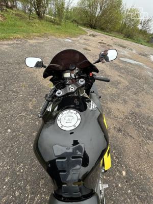 Dzeltens Honda Cbr 2003 Utena, ar dzinēja tilpumu 0.95 L un nobraukumu 26 tūkst. km par 2750 €, foto 8 vietnē AUTOMOTO.COM.LV