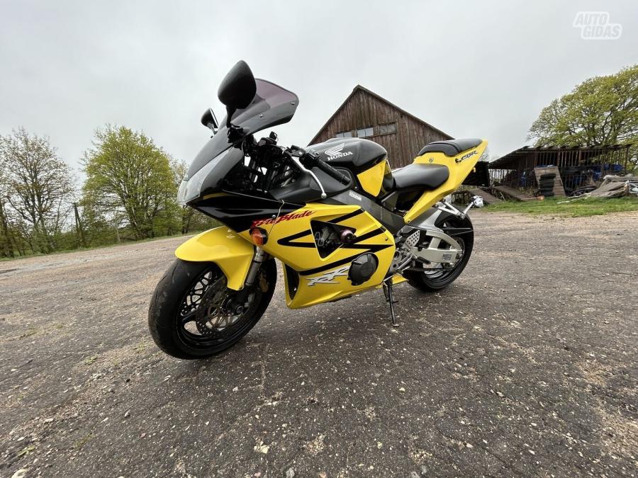 Dzeltens Honda Cbr 2003 Utena, ar dzinēja tilpumu 0.95 L un nobraukumu 26 tūkst. km par 2750 €, foto 9 vietnē AUTOMOTO.COM.LV