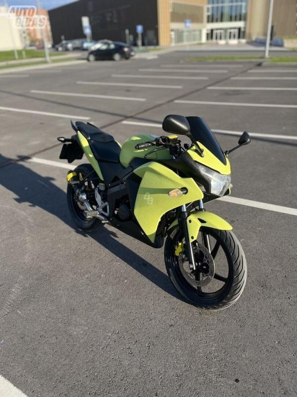 Dzeltens Honda Cbr 2013 Gargždai, ar dzinēja tilpumu 0.13 L un nobraukumu 51 tūkst. km par 1800 €, foto 1 vietnē AUTOMOTO.COM.LV