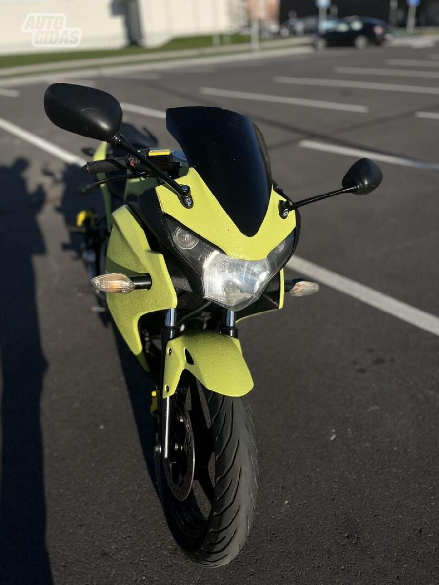 Dzeltens Honda Cbr 2013 Gargždai, ar dzinēja tilpumu 0.13 L un nobraukumu 51 tūkst. km par 1800 €, foto 3 vietnē AUTOMOTO.COM.LV