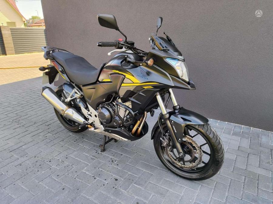 Black Honda CBX 2016 in Taurage, with an engine capacity of 0.50 L and mileage of 49 thousand km for 2150 €, photo 3 on AUTOMOTO.COM.LV