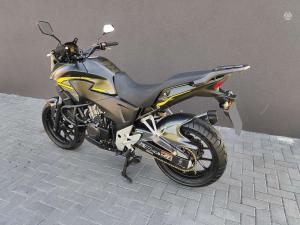 Black Honda CBX 2016 in Taurage, with an engine capacity of 0.50 L and mileage of 49 thousand km for 2150 €, photo 4 on AUTOMOTO.COM.LV