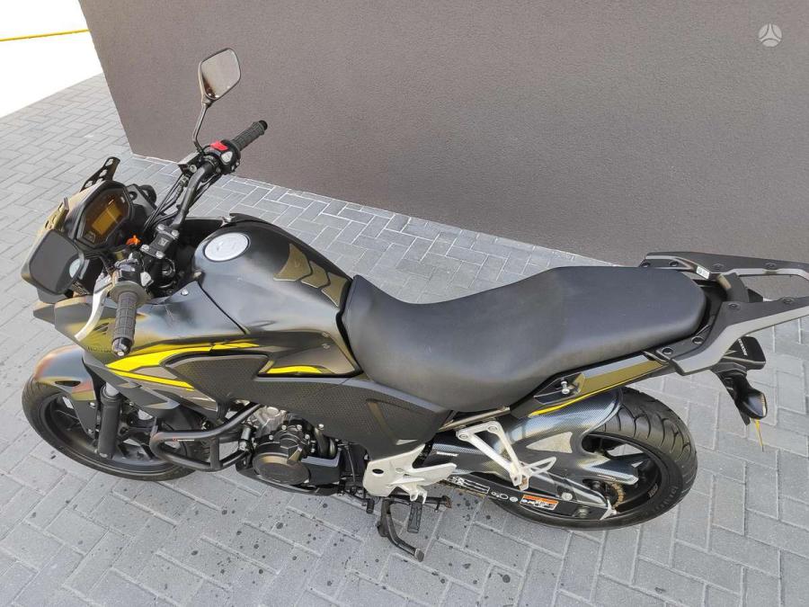 Black Honda CBX 2016 in Taurage, with an engine capacity of 0.50 L and mileage of 49 thousand km for 2150 €, photo 7 on AUTOMOTO.COM.LV