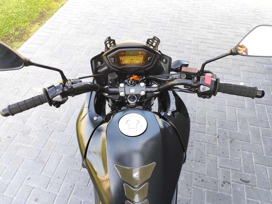 Black Honda CBX 2016 in Taurage, with an engine capacity of 0.50 L and mileage of 49 thousand km for 2150 €, photo 15 on AUTOMOTO.COM.LV