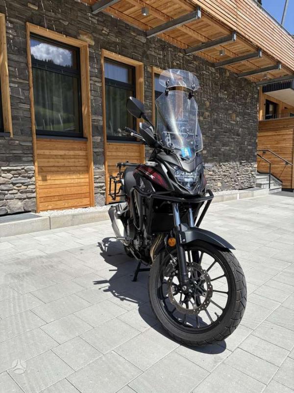 Черный Хонда CBX 2021 в Вильнюс, объемом двигателя 0.50 л и пробегом 19 тыс. км за 5400 €, фото 2 на AUTOMOTO.COM.LV