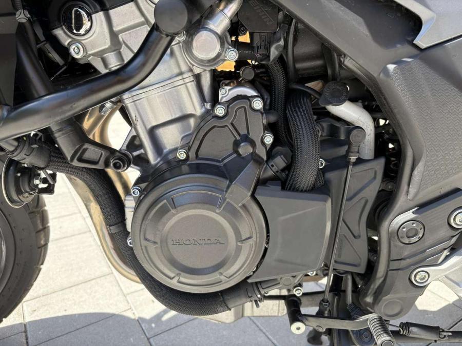 Черный Хонда CBX 2021 в Вильнюс, объемом двигателя 0.50 л и пробегом 19 тыс. км за 5400 €, фото 10 на AUTOMOTO.COM.LV