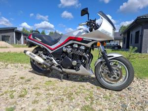 Honda CBX 1984 Viļņa, ar dzinēja tilpumu 0.75 L un nobraukumu 60 tūkst. km par 1200 €, foto 3 vietnē AUTOMOTO.COM.LV