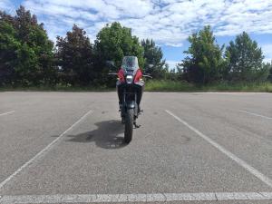 Красный Хонда CBX 2024 в Вильнюс, объемом двигателя 0.50 л и пробегом 8 тыс. км за 5500 €, фото  на AUTOMOTO.COM.LV