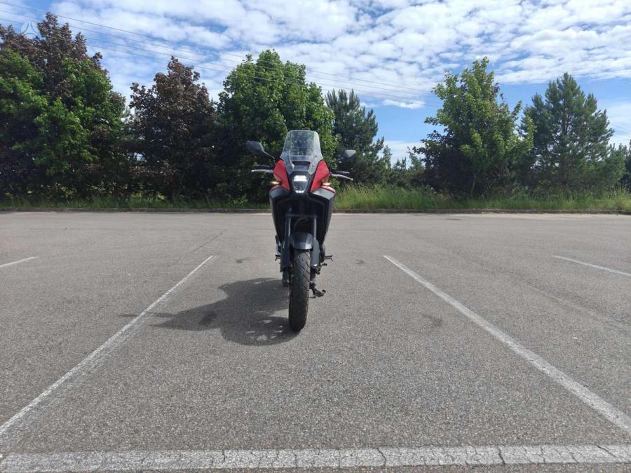 Sarkans Honda CBX 2024 Viļņa, ar dzinēja tilpumu 0.50 L un nobraukumu 8 tūkst. km par 5500 €, foto 1 vietnē AUTOMOTO.COM.LV