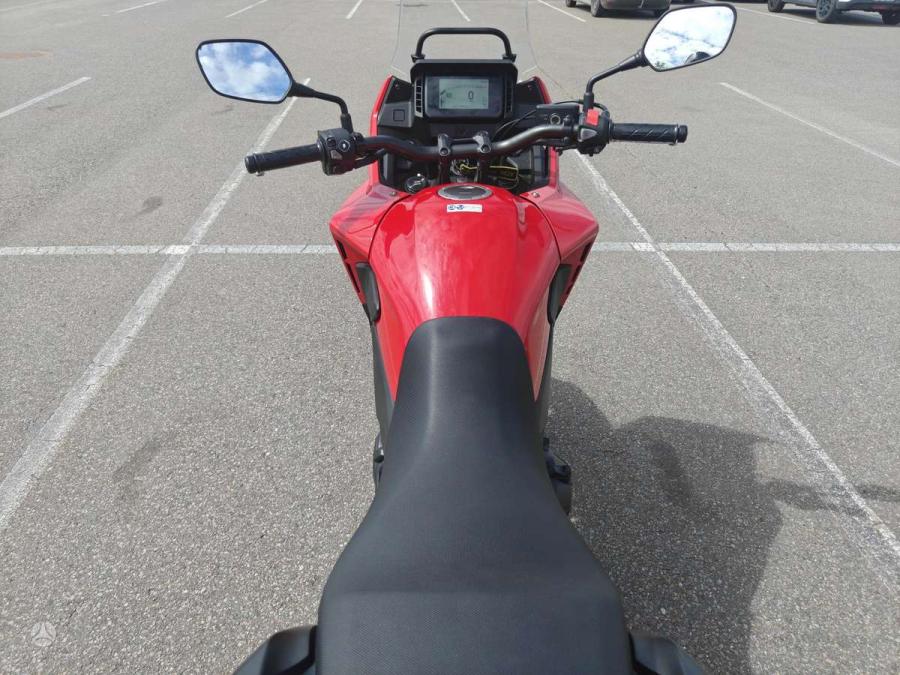 Sarkans Honda CBX 2024 Viļņa, ar dzinēja tilpumu 0.50 L un nobraukumu 8 tūkst. km par 5500 €, foto 5 vietnē AUTOMOTO.COM.LV