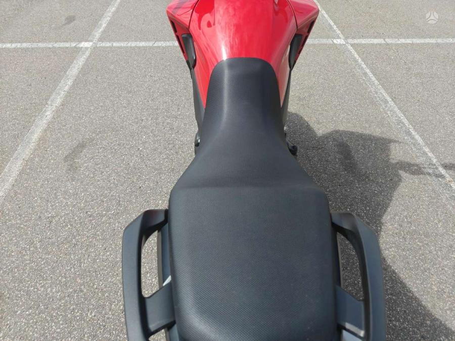 Sarkans Honda CBX 2024 Viļņa, ar dzinēja tilpumu 0.50 L un nobraukumu 8 tūkst. km par 5500 €, foto 6 vietnē AUTOMOTO.COM.LV