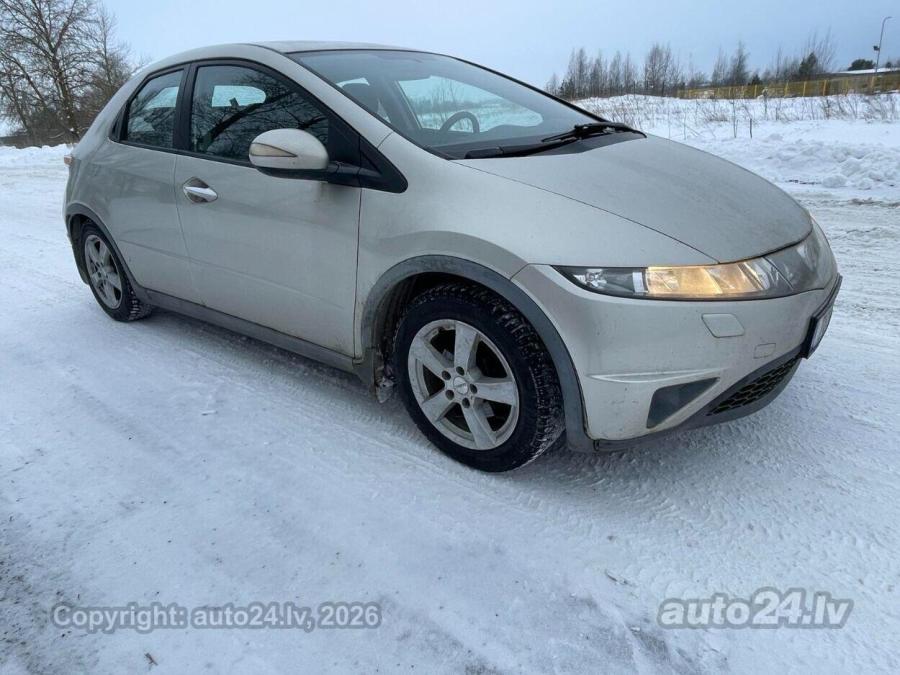 Beige Honda Civic 2006 in Tallinn, with an engine capacity of 1.30 L and mileage of 0 thousand km for 1200 €, photo 1 on AUTOMOTO.COM.LV