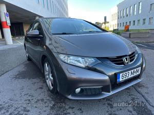 Smilšu krāsa Honda Civic 2012 Tallina, ar dzinēja tilpumu 1.80 L un nobraukumu 183 tūkst. km par 6500 €, foto 3 vietnē AUTOMOTO.COM.LV