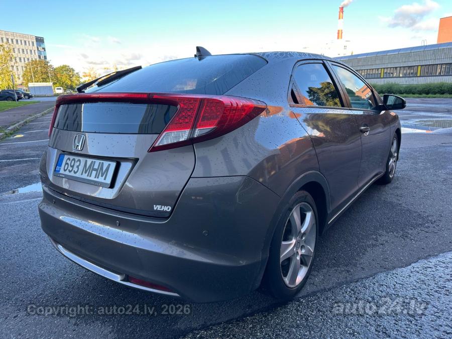 Smilšu krāsa Honda Civic 2012 Tallina, ar dzinēja tilpumu 1.80 L un nobraukumu 183 tūkst. km par 6500 €, foto 4 vietnē AUTOMOTO.COM.LV