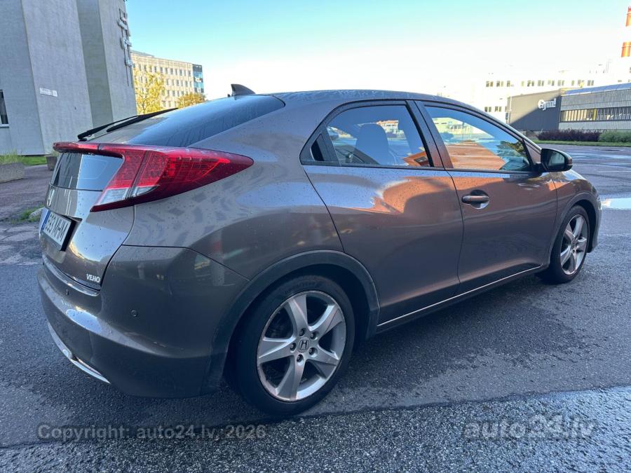 Smilšu krāsa Honda Civic 2012 Tallina, ar dzinēja tilpumu 1.80 L un nobraukumu 183 tūkst. km par 6500 €, foto 6 vietnē AUTOMOTO.COM.LV