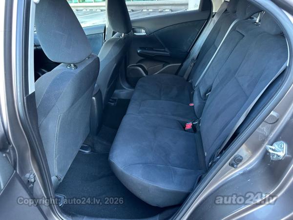 Smilšu krāsa Honda Civic 2012 Tallina, ar dzinēja tilpumu 1.80 L un nobraukumu 183 tūkst. km par 6500 €, foto 10 vietnē AUTOMOTO.COM.LV
