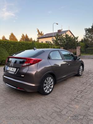Honda Civic 2013 in Tallinn on AUTOMOTO.COM.LV Beige Honda Civic 2013 in Tallinn, with an engine capacity of 1.80 L and mileage of 133 thousand km for 8800 €, photo 1 on AUTOMOTO.COM.LV
