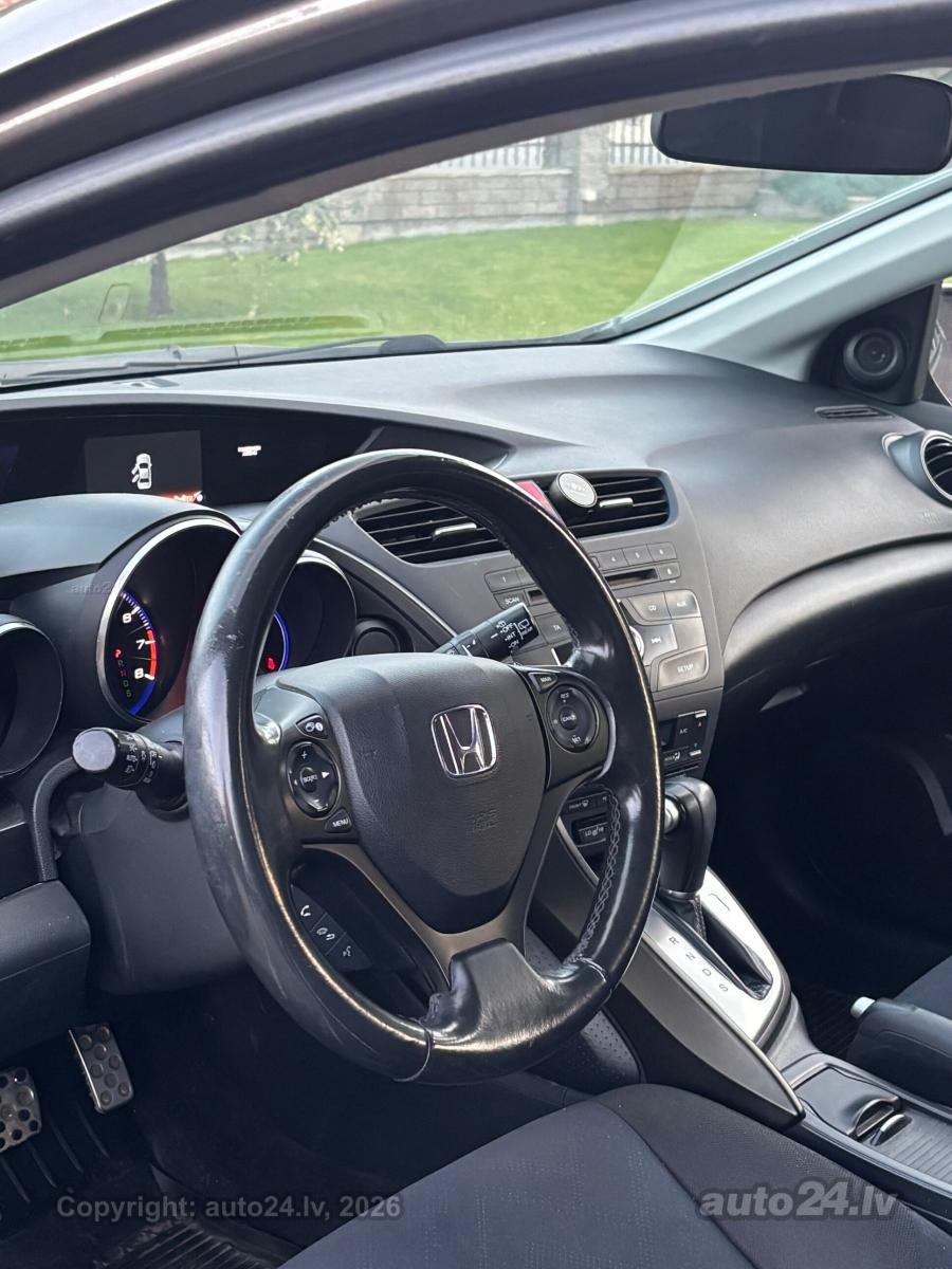 Beige Honda Civic 2013 in Tallinn, with an engine capacity of 1.80 L and mileage of 133 thousand km for 8800 €, photo 7 on AUTOMOTO.COM.LV